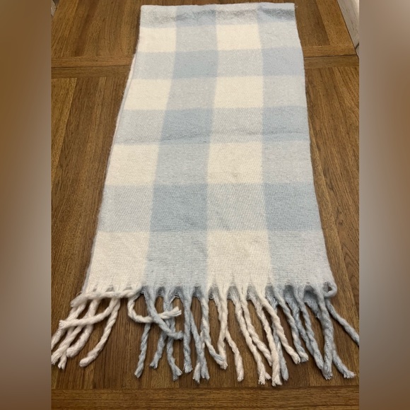 Steve Madden | Accessories | Steve Madden Blue White Checkered Scarf ...